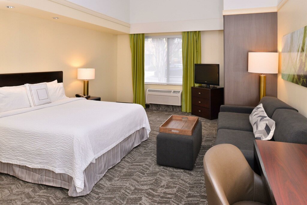 Otel SpringHill Suites by Marriott Corona Riverside, Corona, foto
