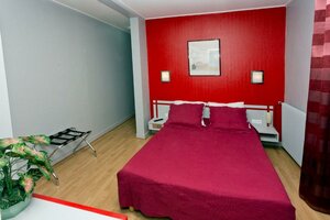 Hipotel Paris Belgrand (Rue Belgrand No:60, 20e Arrondissement, Paris), otel  Paris'ten