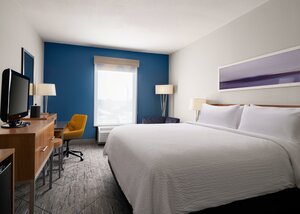 Holiday Inn Express Hotel & Suites New Orleans Airport South (110 James Drive East, Saint Rose, Louisiana 70087), otel  Louisiana Eyaleti'nden