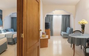 Apartamentos Magic Atrium Plaza (Avenida Aiguera No:3, Benidorm), otel  Benidorm'dan