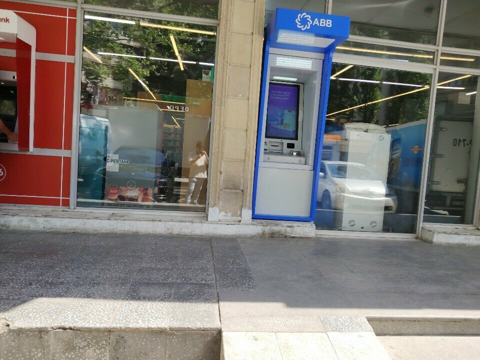 ATM'ler ABB ATM, Bakü, foto