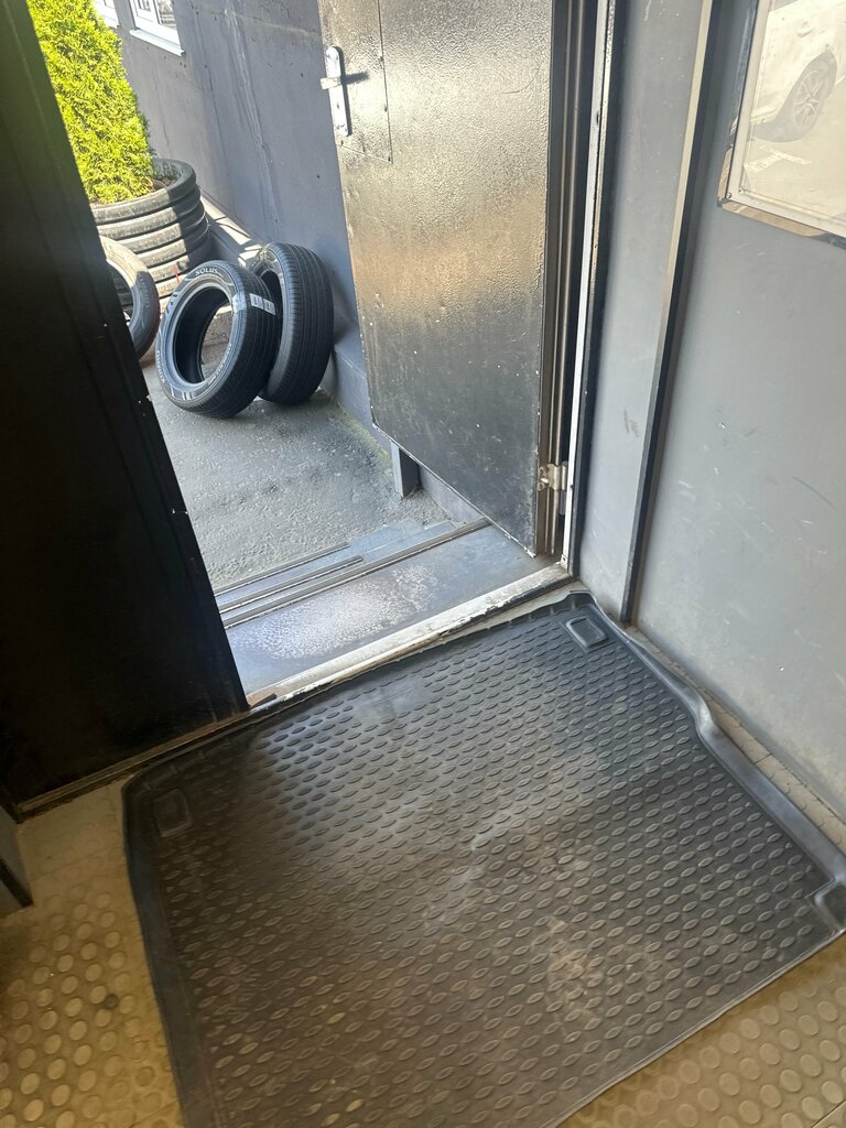 Otomobil yedek parçaları Zap house, Moskova, foto