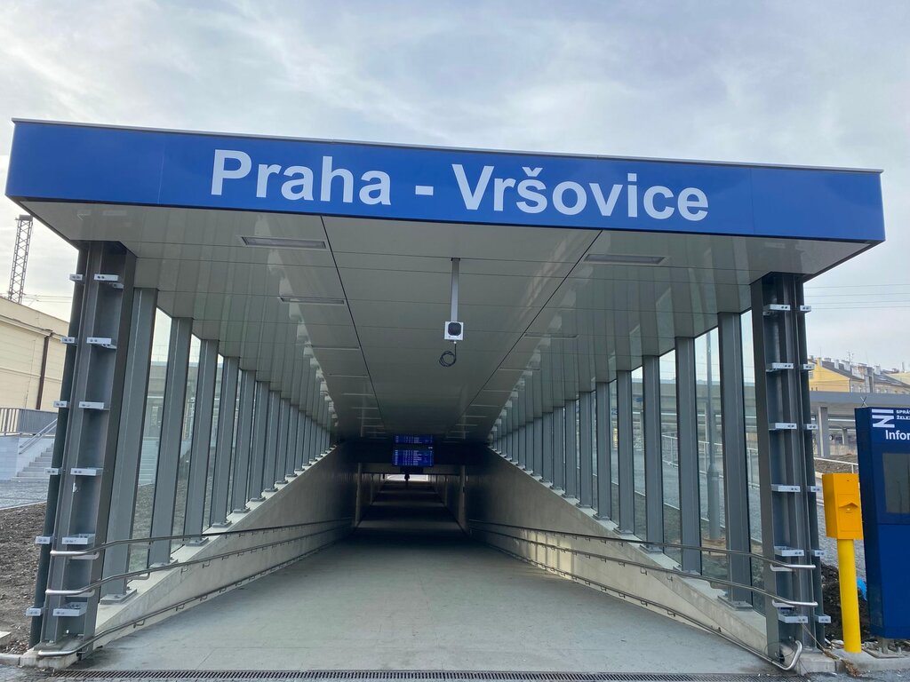 Tren istasyonu Praha-Vršovice, Prag, foto