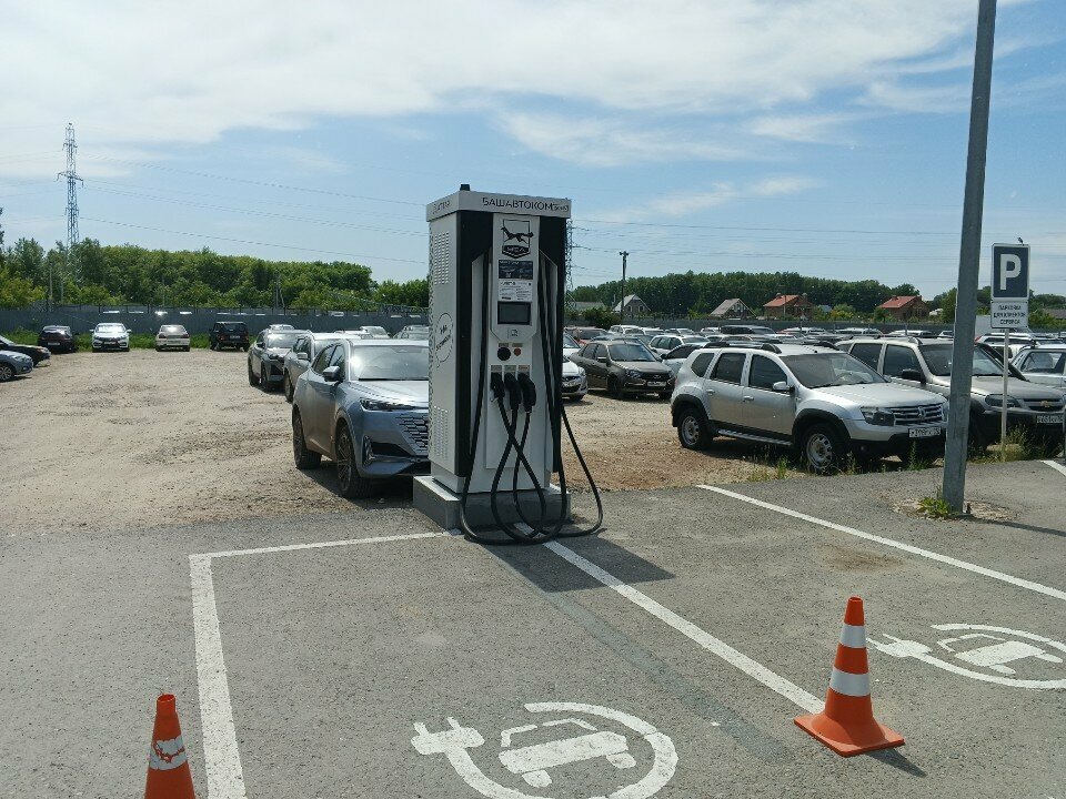 Elektrikli oto şarj istasyonları Punkt E, Ufa, foto