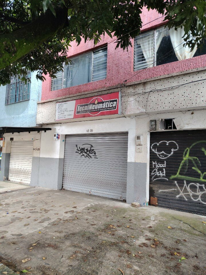 Otomobil servisi Tecnineumatica, Medellin, foto