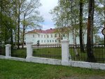School № 2 (Pervomayskaya ulitsa No:52), ortaokul  Sovetskaya Gavan'dan