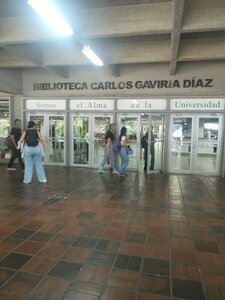 Biblioteca Udea (Antioquia, Municipio de Medellín, Barrio de Universidad de Antioquia), kütüphaneler  Medellin'den
