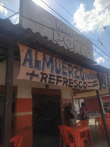 Mucho pollo (Santa Cruz de la Sierra, Avenida Virgen de Luján), kafe  Santa‑Krus'tan