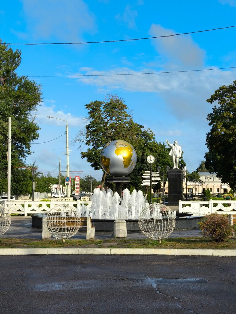 Anıt, heykel В.И. Ленин, Briansk, foto