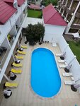 Kobuleti Beach Club Hotel (Davit Agmanenebeli Avenue No:373ა), otel  Kabuletti'den
