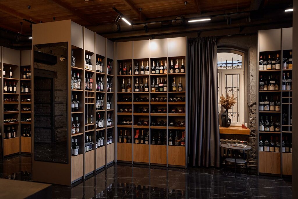 Alkollü içecekler Wine & Whiskey by Simple, Tomsk, foto