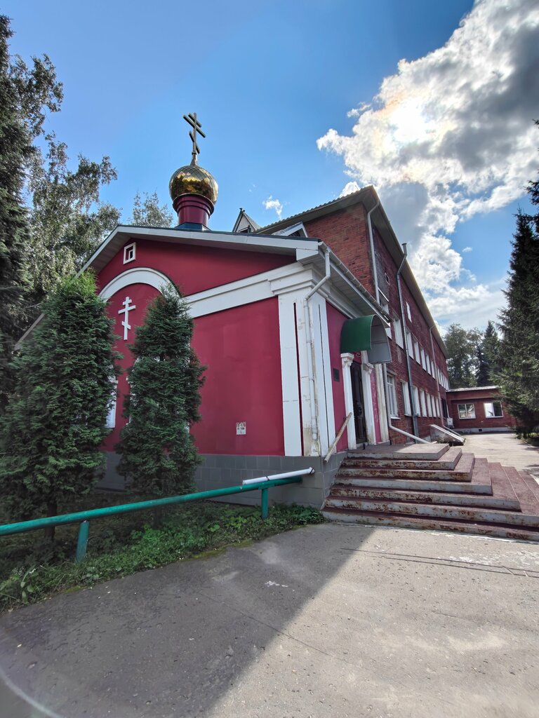 Ortodoks kiliseleri Bolnichny khram Velikomuchenika i tselitelya Panteleymona, Omsk, foto