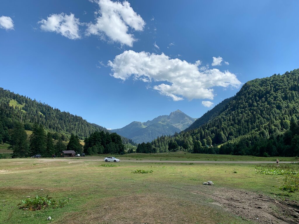Kamp alanları Кемпинг, Gudauta Bölgesi, foto