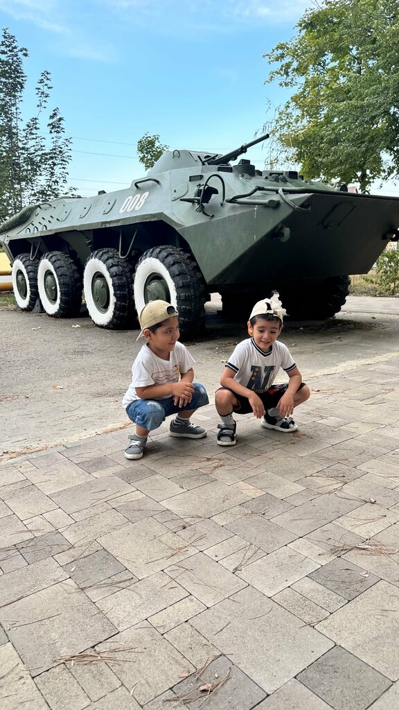 Müzeler ve sanat galerileri Музей военной техники под открытым небом, Krasnodarski krayı, foto