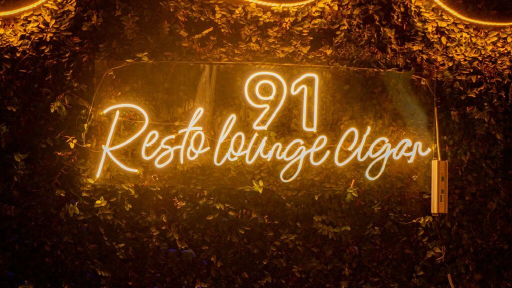 Restoran 91 Resto & Lounge Cigar, Abican, foto