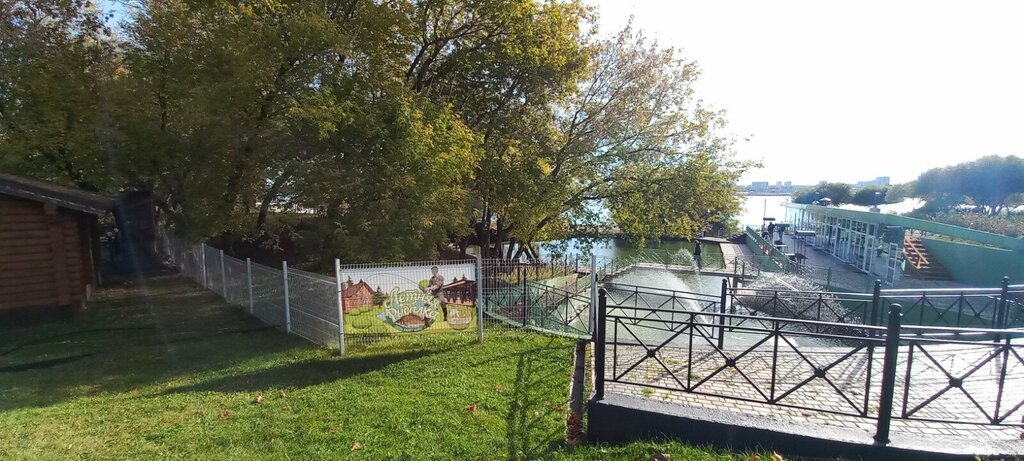 Avcılar ve balıkçılar Фемили fish, Izhevsk, foto