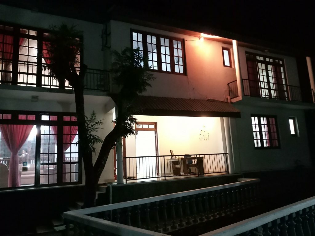 Otel The Lotus Blue, Kandy, foto