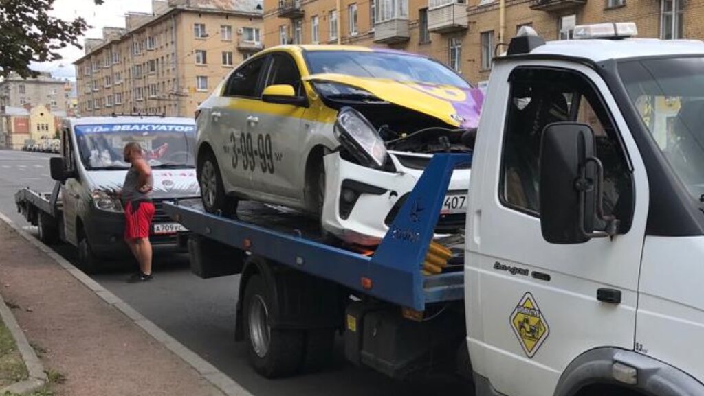 Çekici hizmeti Evakuator, Saint‑Petersburg, foto