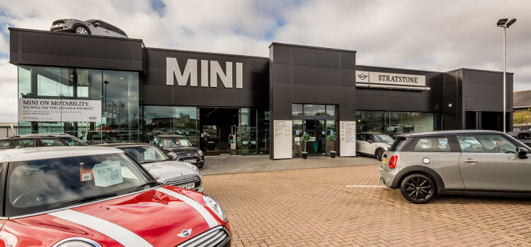 Otomobil parçaları imalatı Mini Service Centre Tyneside, İngiltere, foto
