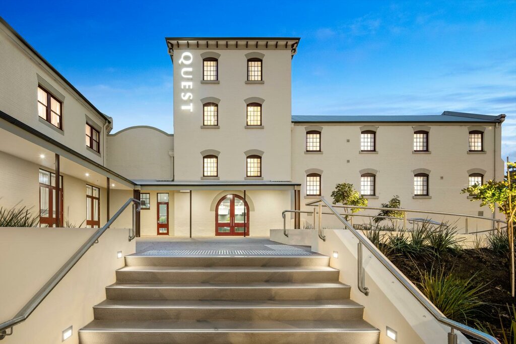 Otel Quest Newcastle West, Newcastle, foto