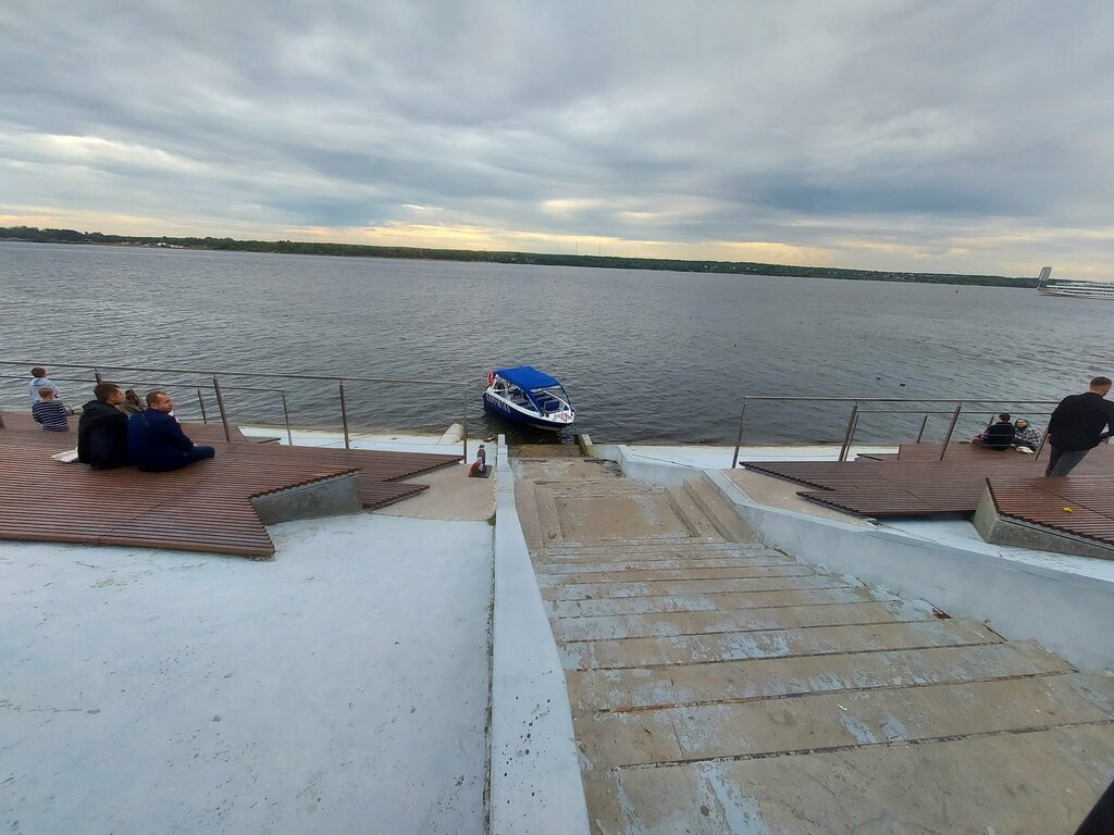 Tekne turları Kater Kamchatka, Krasnokamsk, foto