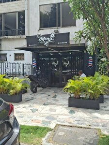 Men's (Valle del Cauca, Municipio de Santiago de Cali, Comuna 17, Calle 17, 83C-22), berberler  Cali'den