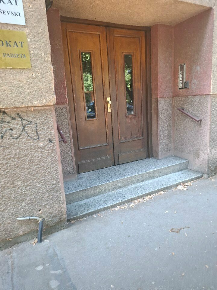 Avukatlar Milan Kaluđerski, Novi Sad, foto