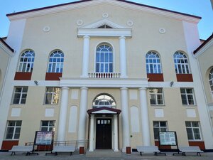 Gorodskoy Kulturny tsentr g. Novodvinska (ulitsa 50-letiya Oktyabrya No:27), kültür merkezleri  Novodvinsk'ten