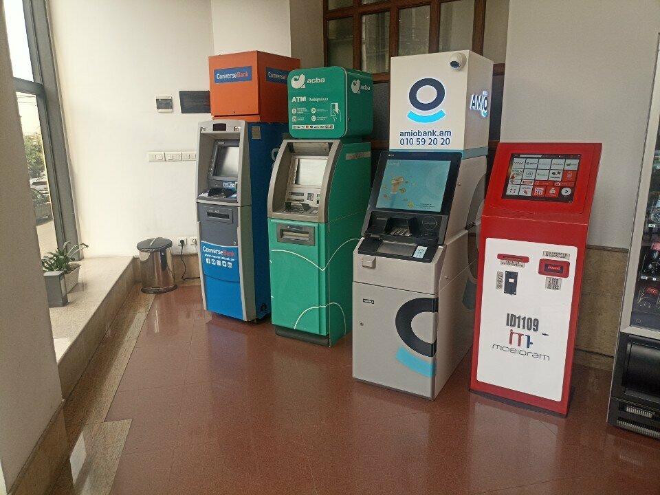 ATM'ler Converse Bank ATM, Erivan, foto