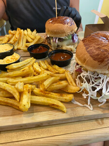 Byron Burger & Sausage (Aydın, Kuşadası, Cumhuriyet Mah., Kubilay Bayramoğlu Sok.), fast food  Kuşadası'ndan