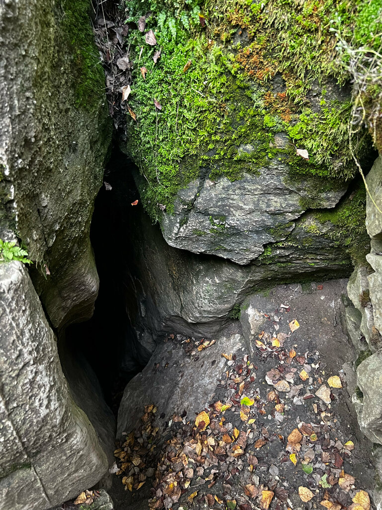 Turistik yerler Пещера Малый Жемеряк, Çeliabinskaya oblastı, foto