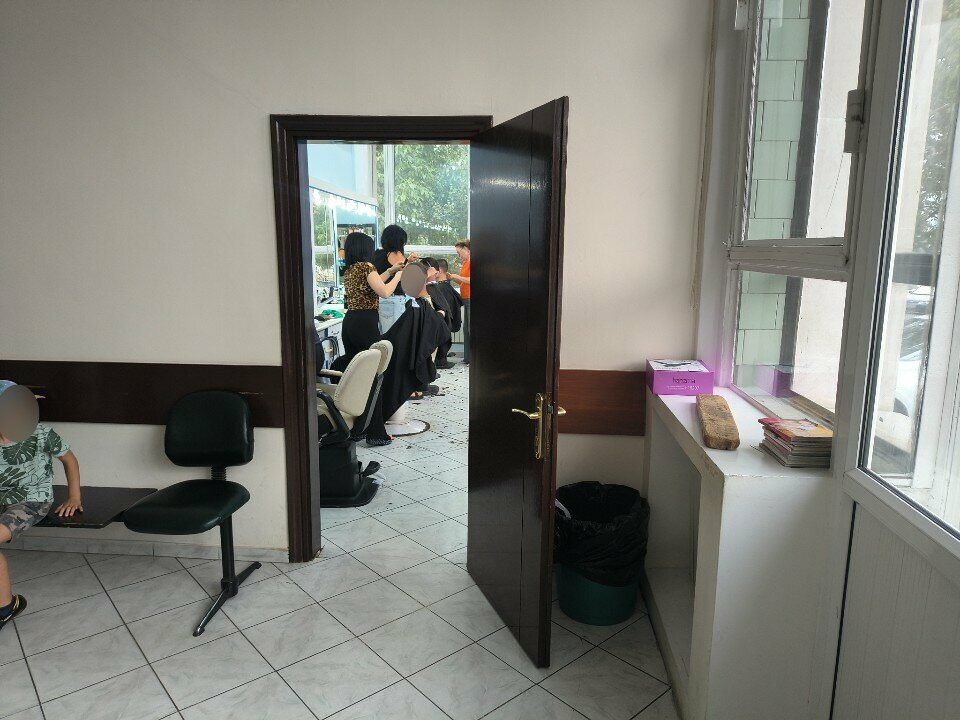 Kuaförler Парикмахерская, Vladikavkaz, foto