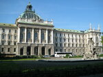 Justizpalast (Elisenstraße No:1), adliyeler  Münih'ten