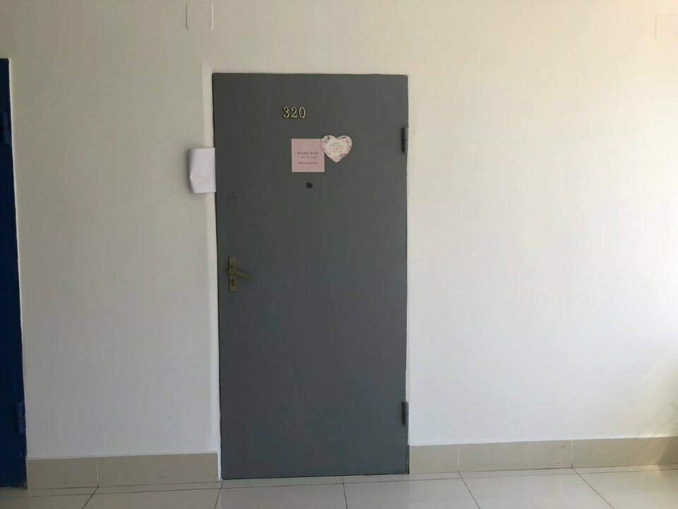 Kozmetik ürünleri ve parfümeri dağıtıcıları Mary kay, Soçi, foto
