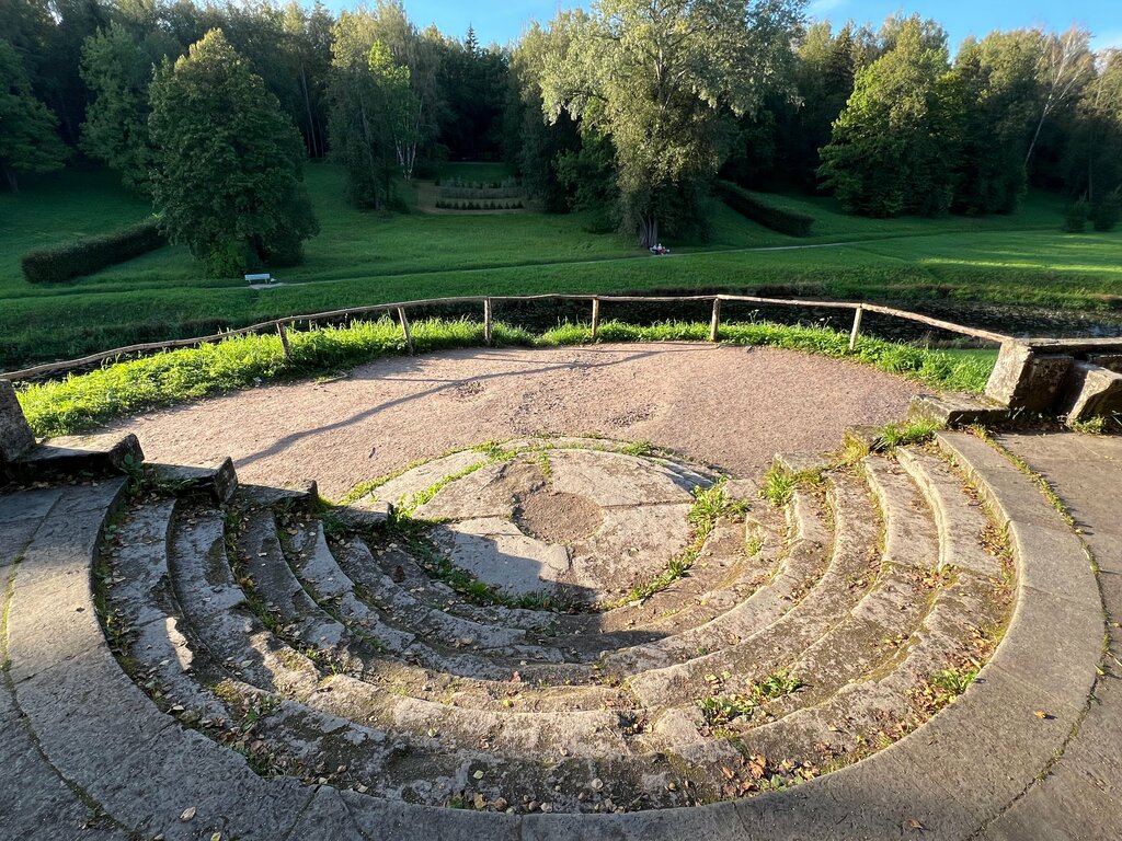 Turistik yerler Каменный амфитеатр, Pavlovsk, foto