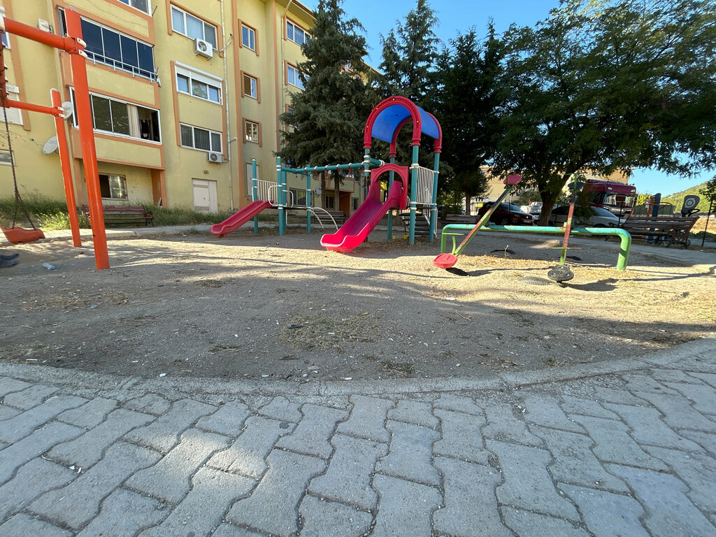 Oyun alanı Oyun alanı, Bucak, foto