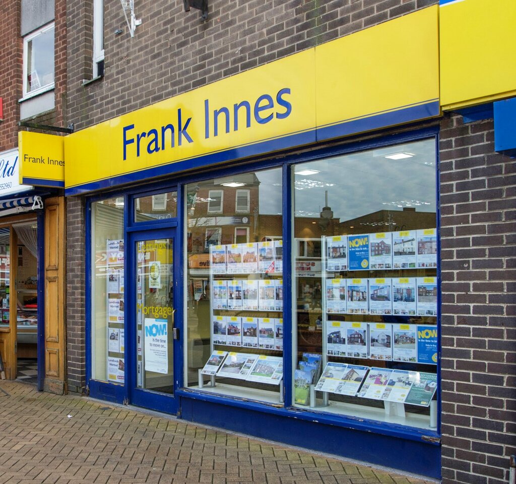 Arazi dizisi Frank Innes Sales and Letting Agents Sutton in Ashfield, İngiltere, foto