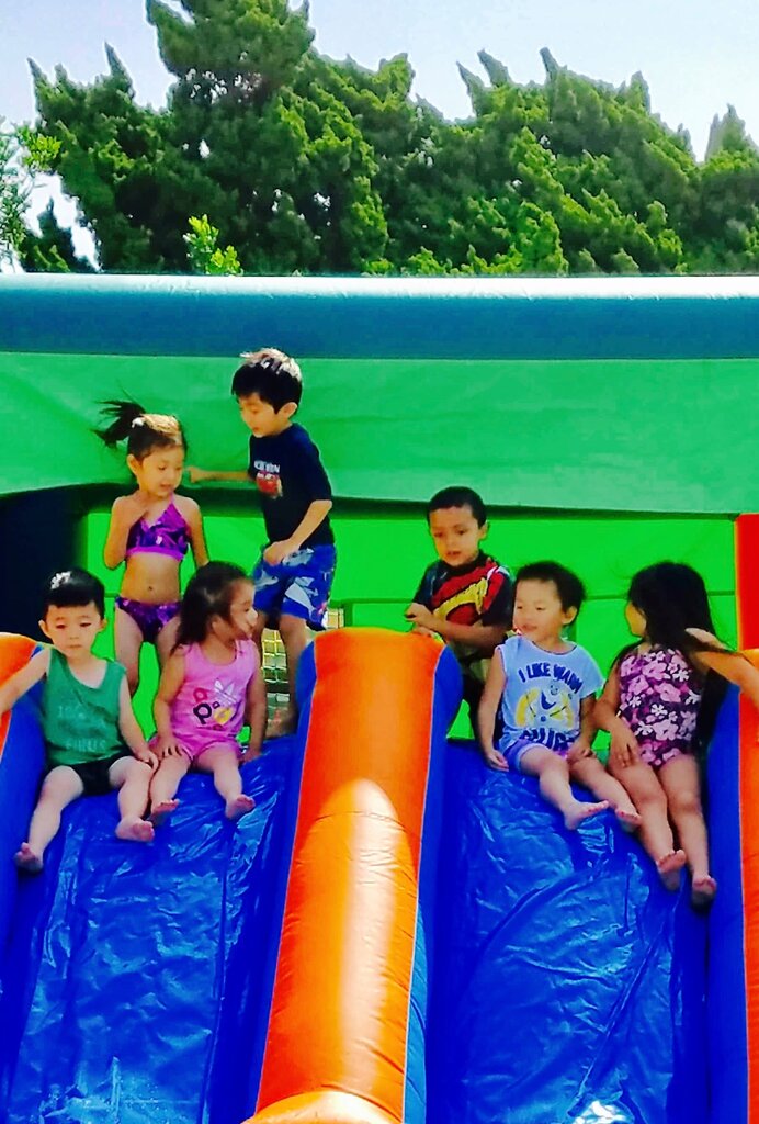 Ortaokul Rainbow Kids Academy, Garden Grove, foto