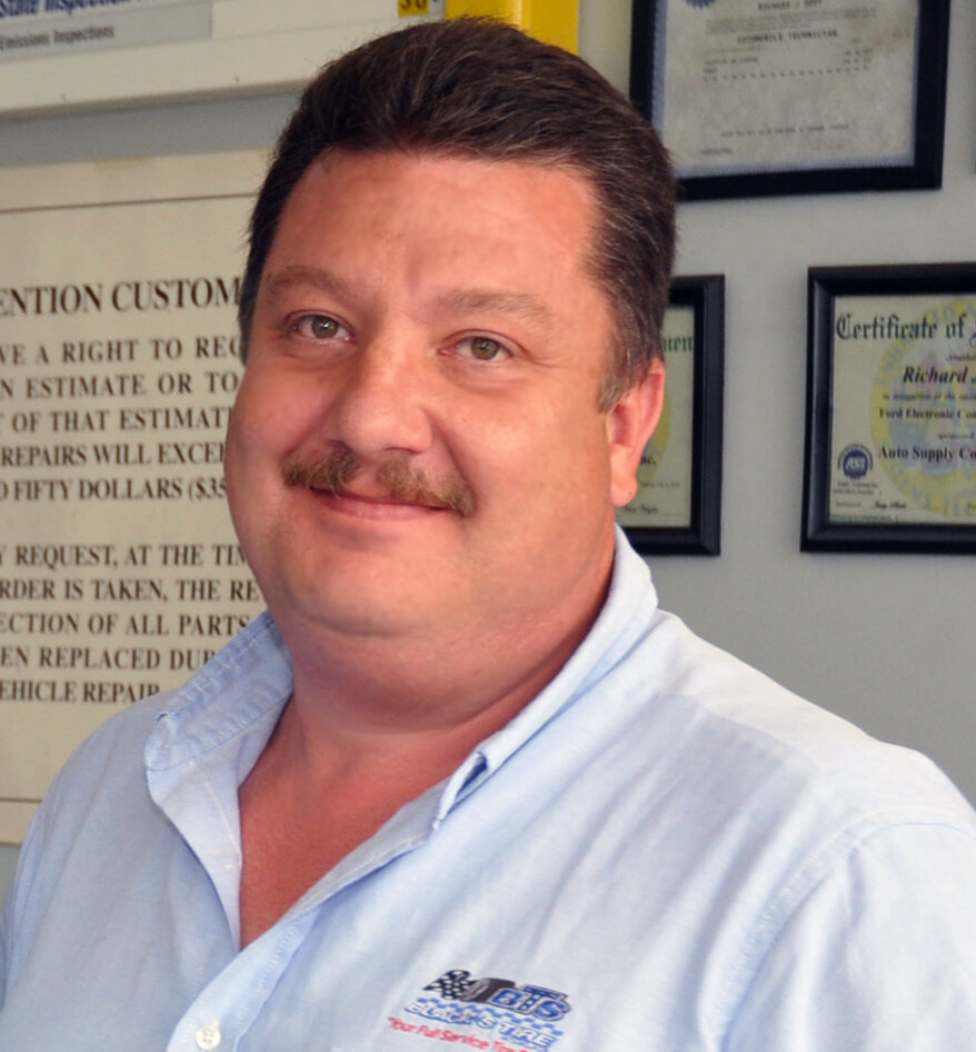 Jant ve lastikçiler Black's Tire & Auto Service, Kuzey Carolina Eyaleti, foto