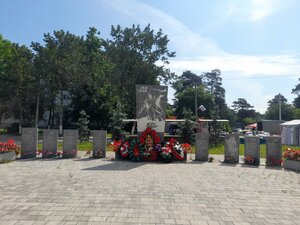 Воинам-односельчанам, павшим в Великой Отечественной войне (Leningrad Region, Luzhskiy District, derevnya Retyun), anıt, heykel  Saint‑Petersburg ve Leningradskaya oblastından