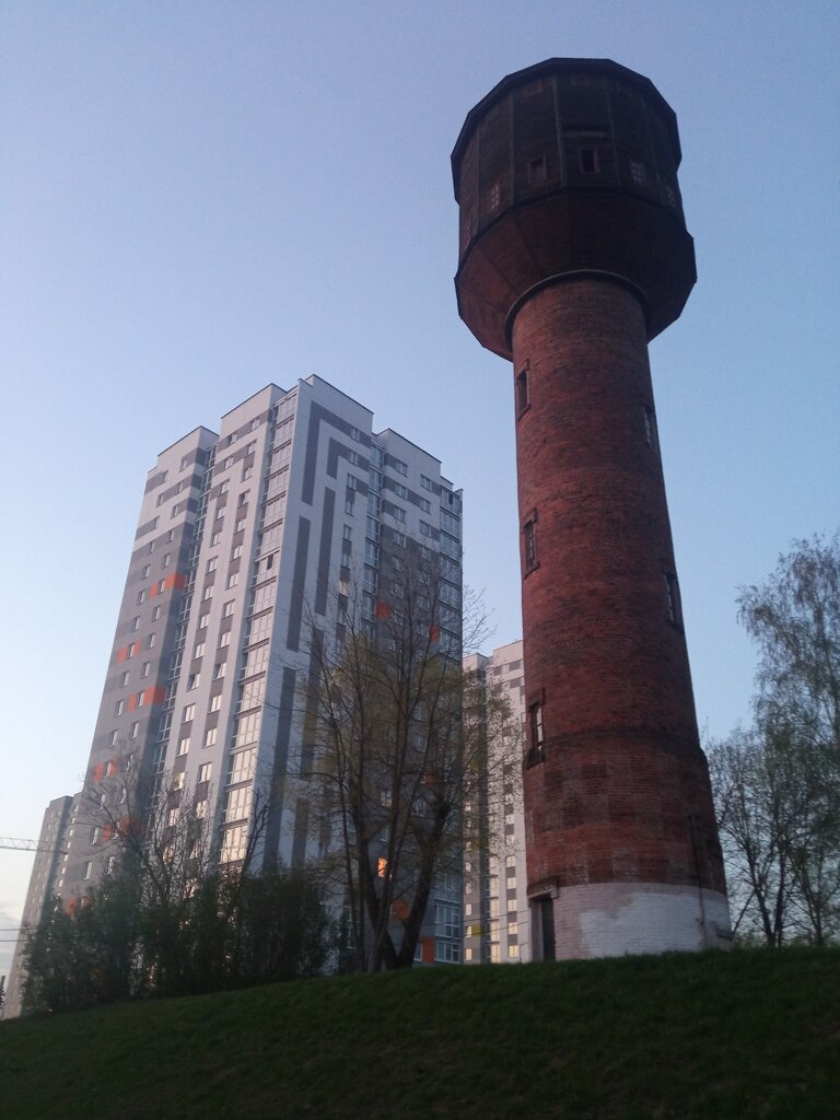 Unutulmaz olayların yeri Water Tower, Minsk, foto
