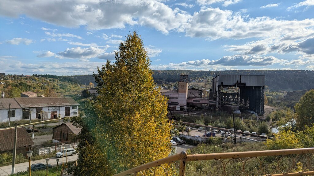 Turistik yerler Пашийский чугуноплавильный завод, Permski krayı, foto