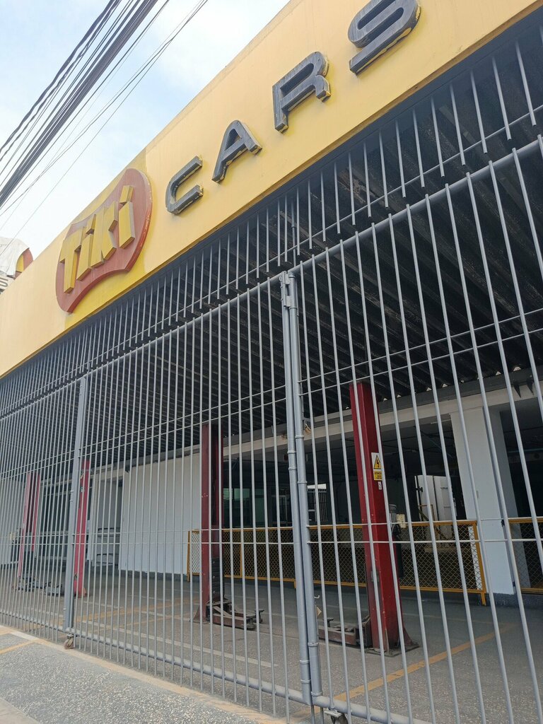Otomobil servisi Tiki Cars, Lima, foto
