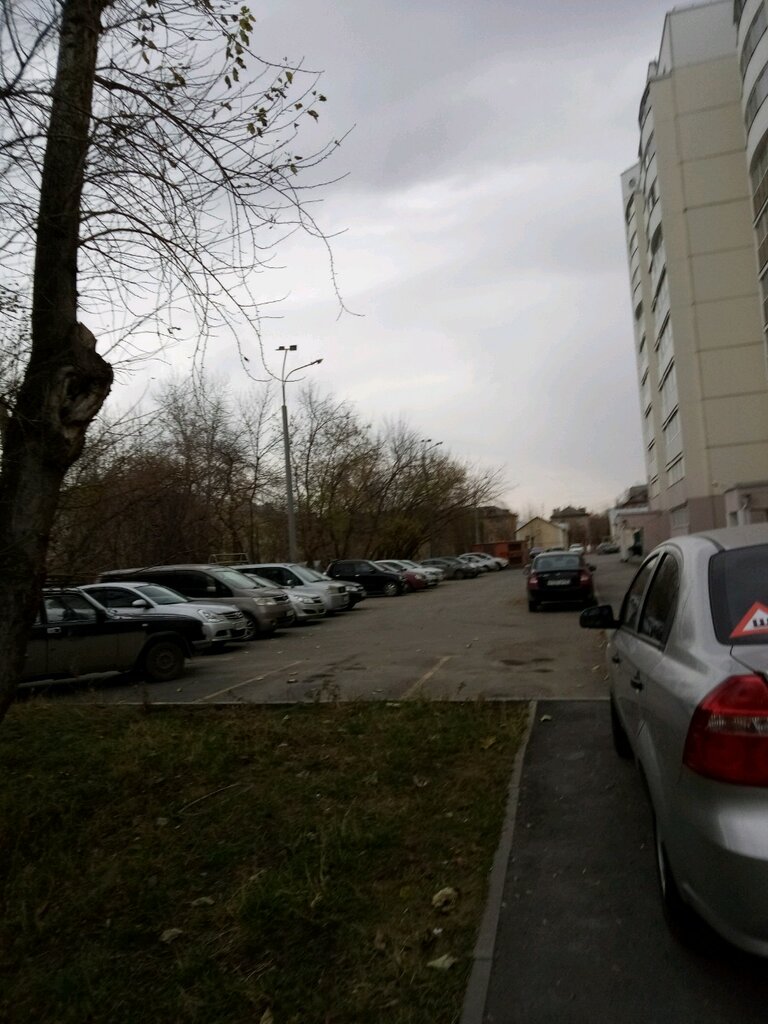 Otoparklar Парковка, Yekaterinburg, foto