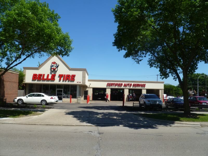 Express yağ değişim noktası Belle Tire, Detroit, foto