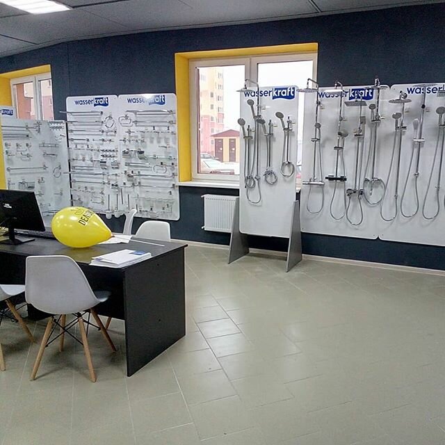 Banyo ve klozet mağazaları Salon plitki i santehniki Deluks, Minsk, foto