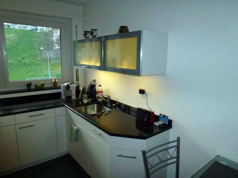 Zemin döşeme üretim ve satış firmaları Plattenbeläge & Küchen Lehner, Valais, foto