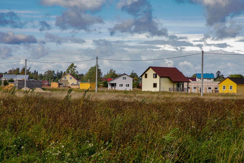 Arazi dizisi Kottedzhnyj poselok Demidovskaya usad'ba, Saint‑Petersburg ve Leningradskaya oblastı, foto