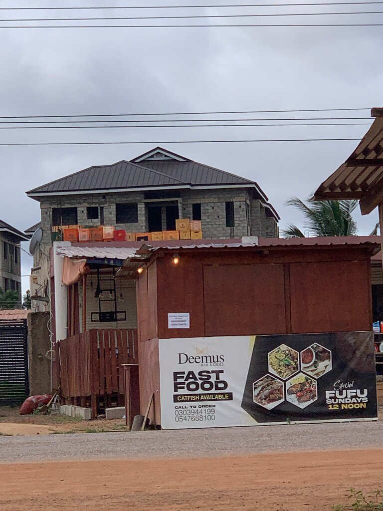 Bar Deemus Bar and Grill, Dünya, foto