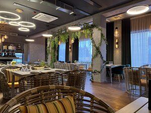 Luna (Oktyabrskaya ulitsa No:279), restoran  Essentuky'den